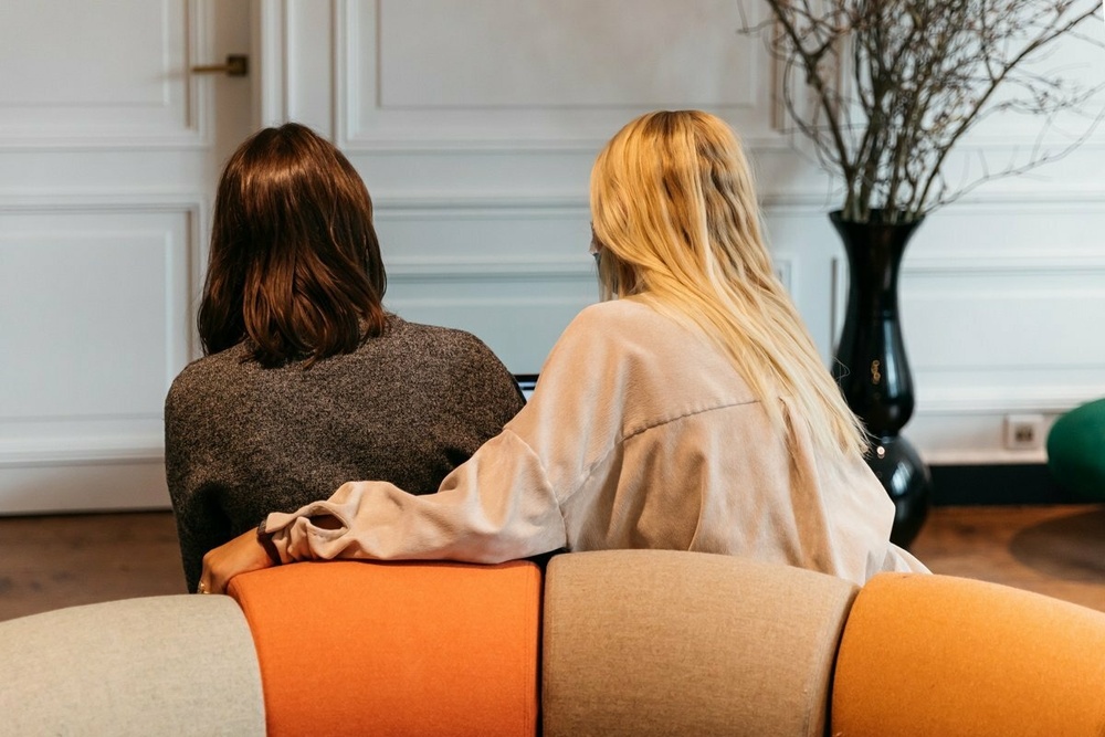 6 tips to find the balance between supportive and intrusive